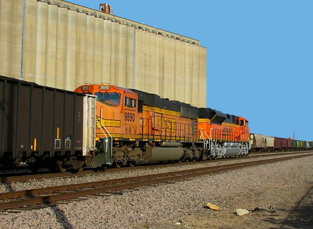 BNSF 9890
